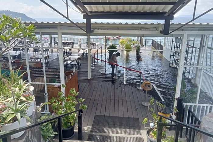 Pengusaha Hotel, Cafe dan Restoran Keluhkan Permukaan Air Danau Toba
