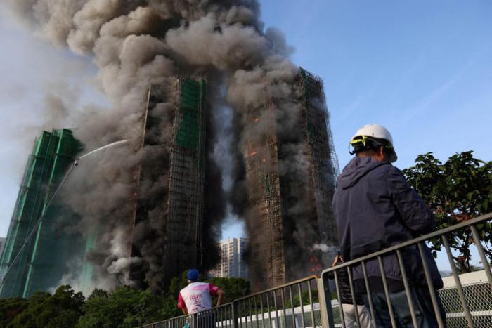Ada 119 WNI Tinggal di Apartemen Wang Fuk Court Hong Kong yang Terbakar