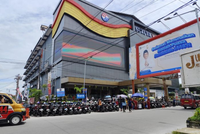 Ini Alasan Pengunjung Suzuya Merdeka Mall Siantar Parkir di Luar Gedung