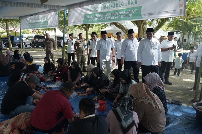 Pemkab Asahan Sembelih 111 Hewan Kurban, 7.000 Paket Daging Dibagi ke Warga
