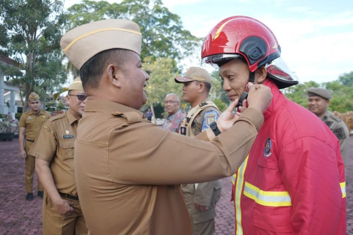 Petugas Damkar Asahan Dibekali APD Baru untuk Perkuat Layanan Tanggap ...