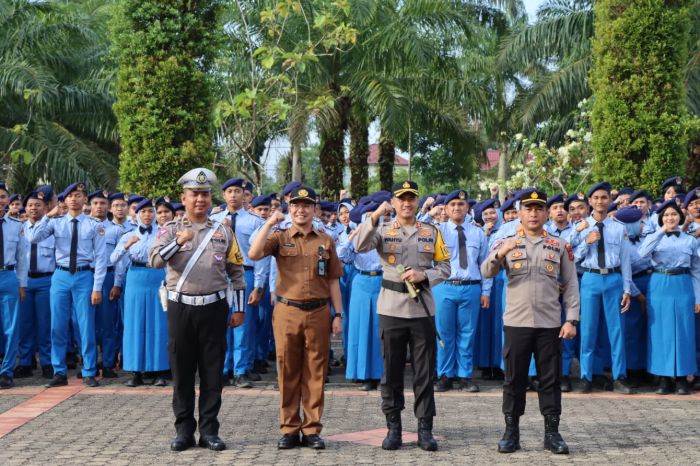 Motivasi Pelajar untuk Sukses, Kapolres Tapteng Hadirkan Lulusan SMAN 1 ...