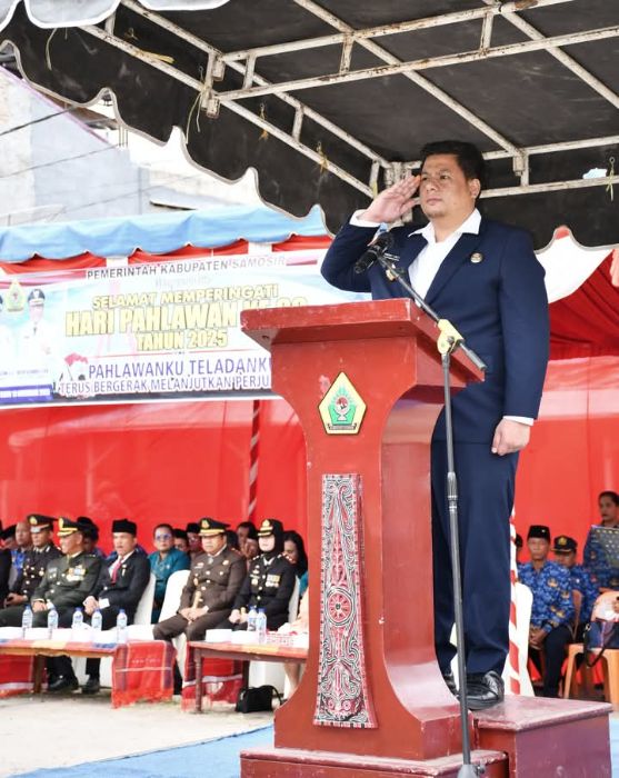 Bupati Samosir Vandiko Gultom Pimpin Upacara Hari Pahlawan ke-80 Tahun ...