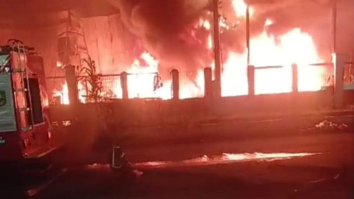 Pabrik Plastik di KIM Ludes Terbakar, Satu Terluka