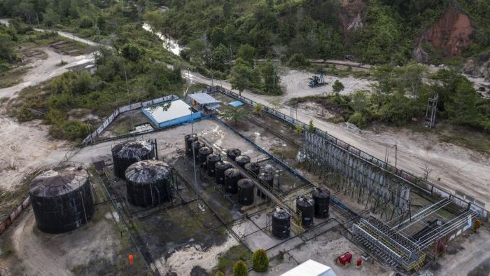 Setop Impor Solar, Bahlil: SPBU Swasta Wajib Beli dari Pertamina
