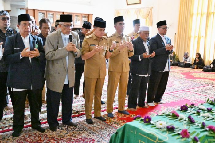 Berduka Atas Wafatnya Istri Almarhum Raja Inal Siregar, Pj Gubsu: Beliau Sosok yang Baik