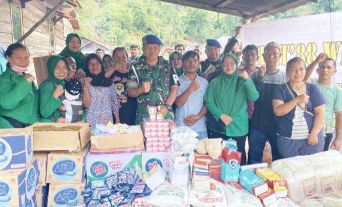 IKAT 88 Salurkan 50 Paket Bantuan untuk Korban Banjir dan Longsor Tapteng