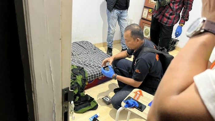 Cemburu Ditinggal Nikah, Pria di Jambi Racuni Pacar Sesama Jenis dengan Kopi Bersianida