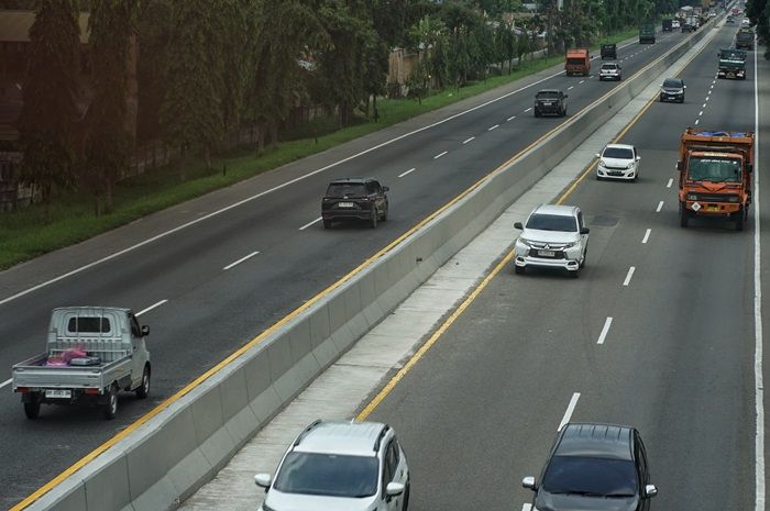 Volume Kendaraan di Tol Belmera & MKTT Naik Jelang Libur Nataru 2025/2026