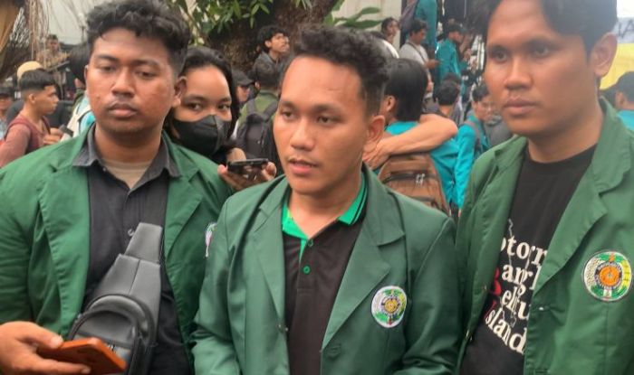 Aksi 'Indonesia Gelap' di Kantor DPRD Sumut Ricuh, Mahasiswa USU Balik Kanan