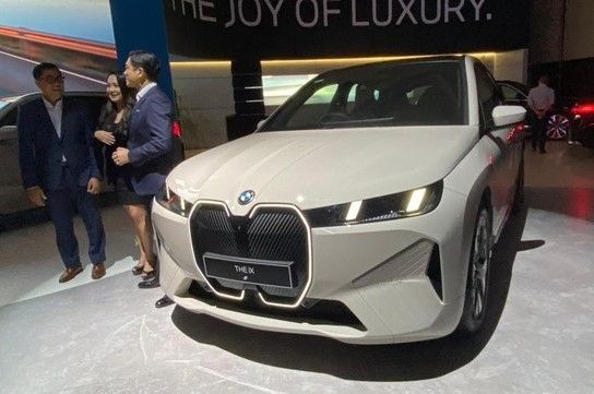Debut Perdana, BMW iX xDrive45 Mendarat di GIIAS 2025