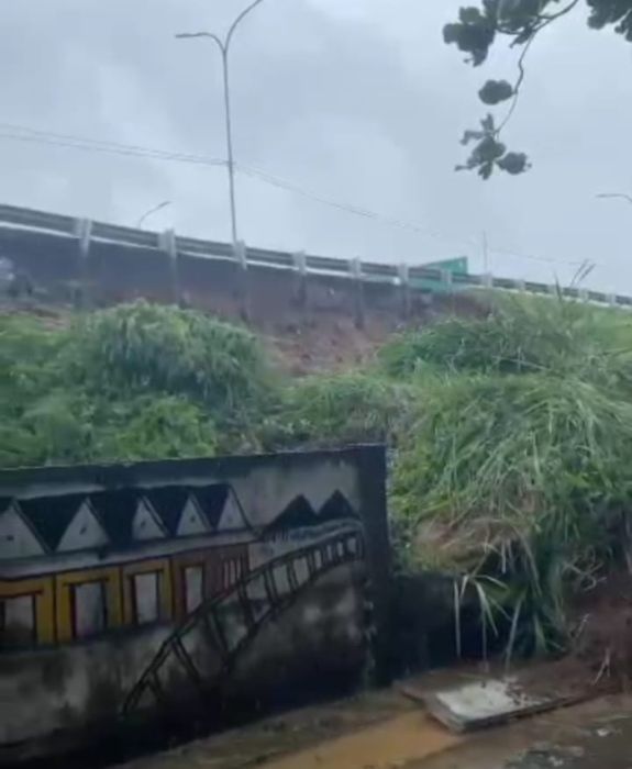Longsor Timbunan Jalan Tol Tanjung Morawa Tutup Akses Jalan Sumber di ...
