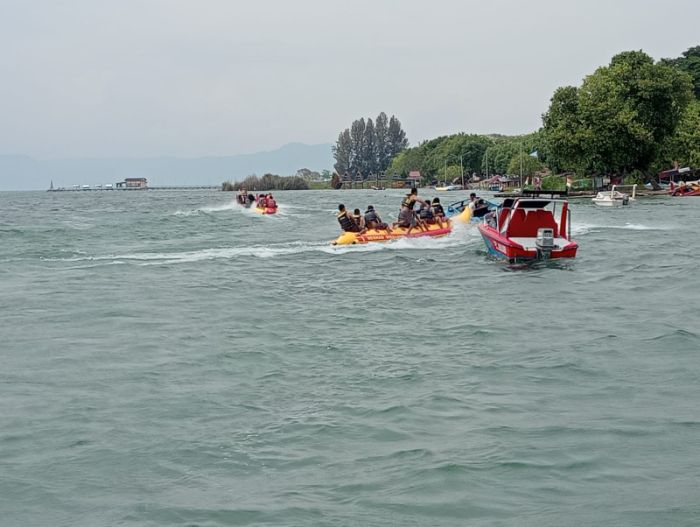 Libur Lebaran, Objek Wisata Pasir Putih Parbaba Samosir Mulai Ramai