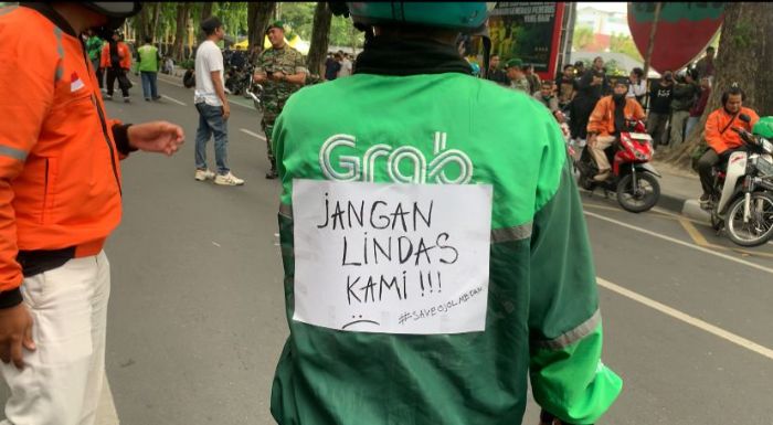 Jangan Lindas Kami! Puluhan Ojol Tuntut Reformasi Polri di DPRD Sumut