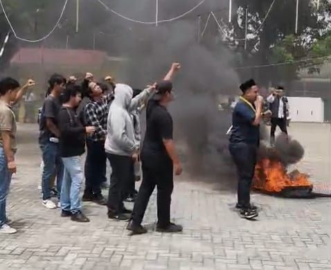 Demo Pungli Pencairan Dana Desa, Mahasiswa Desak Copot Kadis PMD Langkat