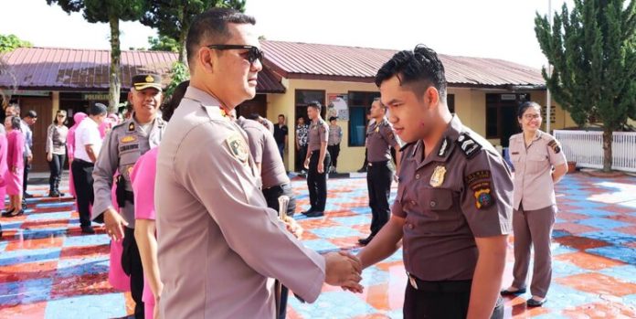 21 Personel dan 4 ASN Polres Taput Naik Pangkat Setingkat