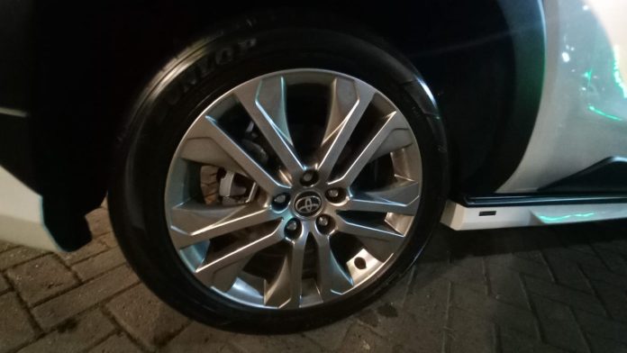 5 Metode untuk Mengecek Ban Mobil Tanpa Perlu ke Bengkel