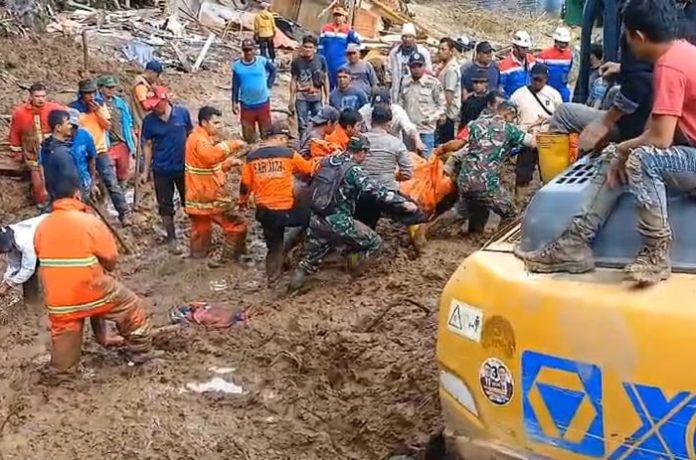 9 Korban Tanah Longsor Sudah Ditemukan, 1 Lagi Masih Dalam Pencarian