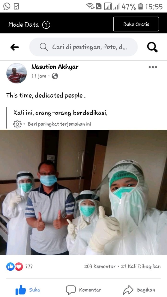 Akhyar Foto Bersama Tenaga Medis