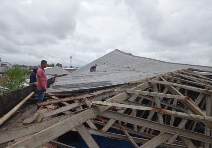 Ambruk Desember 2023, Pembongkaran Atap Pasar Ikan Siantar Belum Juga ...