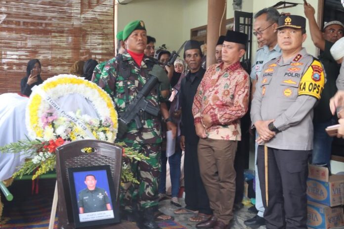 Anggota TNI Tewas Kecelakaan, Kapolda Melayat ke Rumah Duka