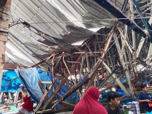 Atap Gedung Pasar Ambruk, PD PHJ Siantar akan Relokasi Para Pedagang
