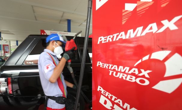 BBM Jenis Pertamax Turun Rp600, Dexlite Naik Rp700