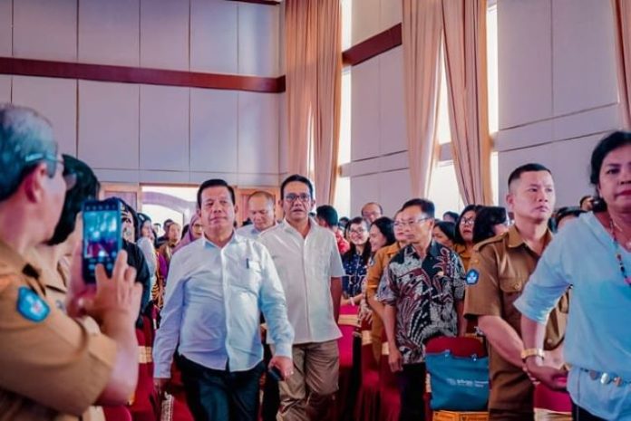 Bupati Simalungun Minta Guru Membumikan Pancasila Bupati Simalungun Minta Guru Membumikan Pancasila