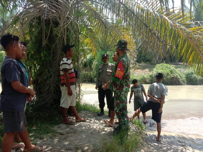 Cuci Truk Sampah di Sungai, Ponakan dan Paman Terseret Arus Sungai Kasindir Simalungun
