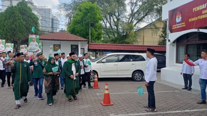 Dedi Iskandar Batubara Daftar Calon Anggota DPD ke KPUD Sumut