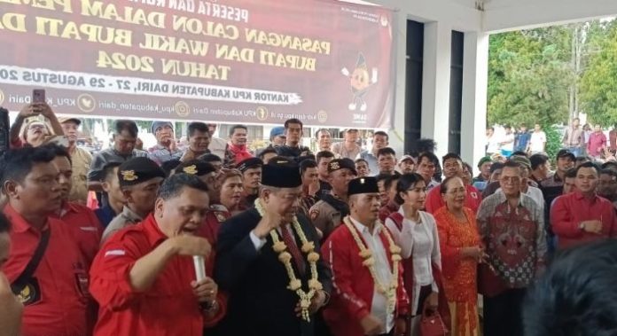 Demi Percepatan Pembangunan Berkelanjutan Kabupaten Dairi, Ribuan Pendukung Antar Bapaslon EKAB ...