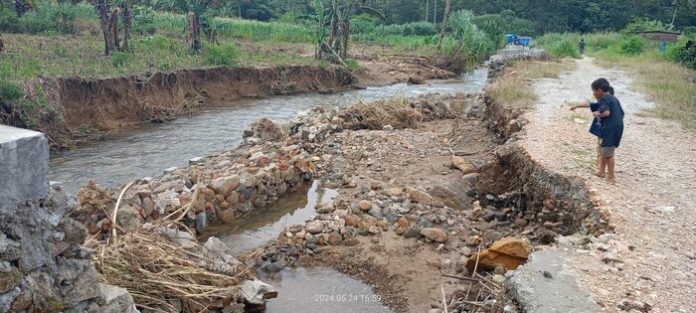 Diduga Asal Dikerjakan dan Pakai Batu Sungai, Proyek Rp 924 Juta di Dairi Roboh