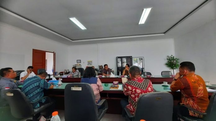 DPRD Simalungun Minta DLH Bereskan Sampah di Kawasan Wisata Tinggi Raja