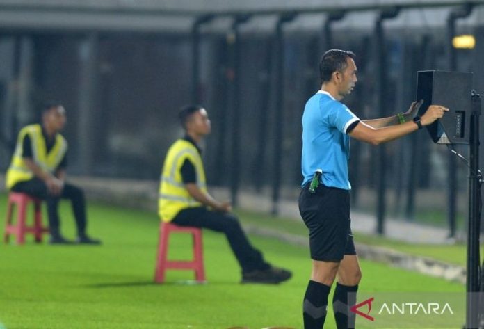 FIFA Umumkan Daftar Wasit Indonesia Berlisensi untuk Tahun 2024