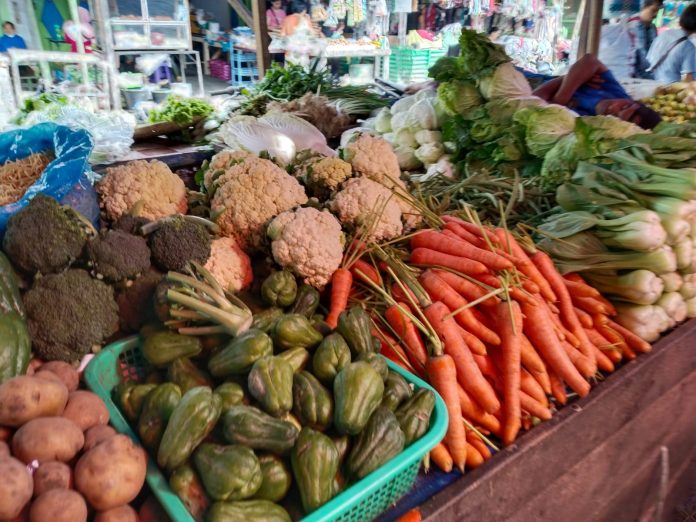 H-1 Tahun Baru, Harga Sayuran Berfluktuasi di Pasar Tradisional Siantar