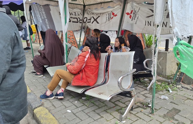Halte Bus Listrik di Depan Plaza Medan Fair Dinilai Sudah Tak Layak Pakai