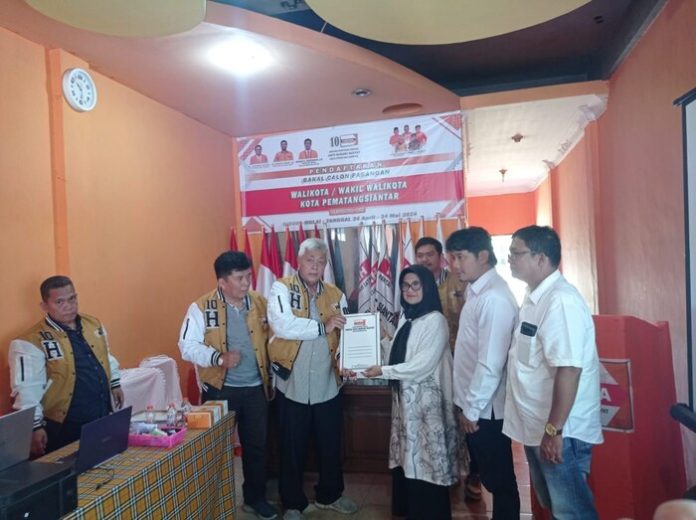Hanura Serahkan Surat Rekomendasi untuk 5 Balon Wali Kota Siantar