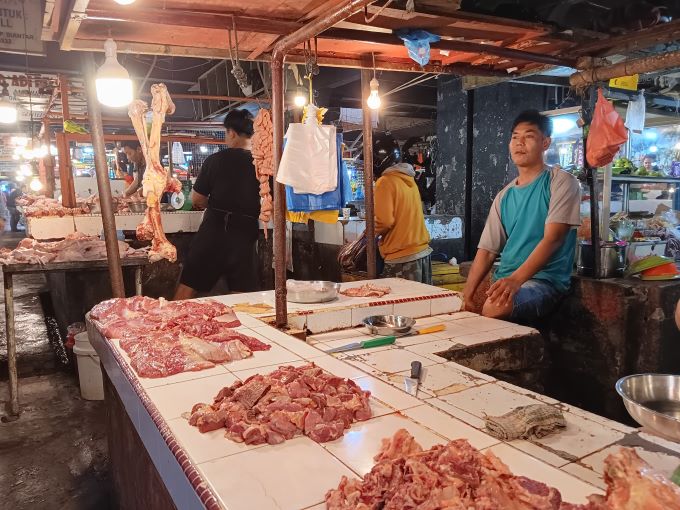 Harga Ayam di Pasar Horas Naik, Pedagang Keluhkan Penurunan Penjualan Harga Ayam di Pasar Horas Naik, Pedagang Keluhkan Penurunan Penjualan