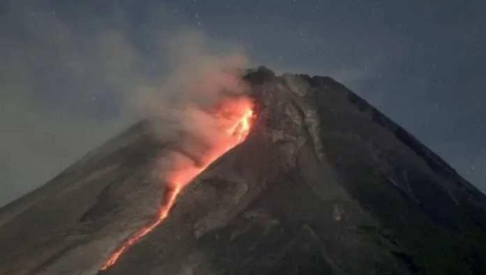 Intensitas Kegempaan Gunung Merapi Masih Tinggi, 160 Kali Luncurkan ...