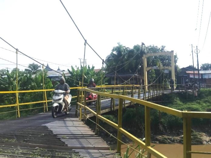 Jembatan Gantung di Kota Bangun Memprihatinkan