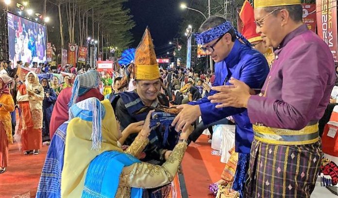 Karnaval dan Pawai Budaya Rakernas APEKSI XVI di Makassar Pemko Siantar Perkenalkan Budaya ...