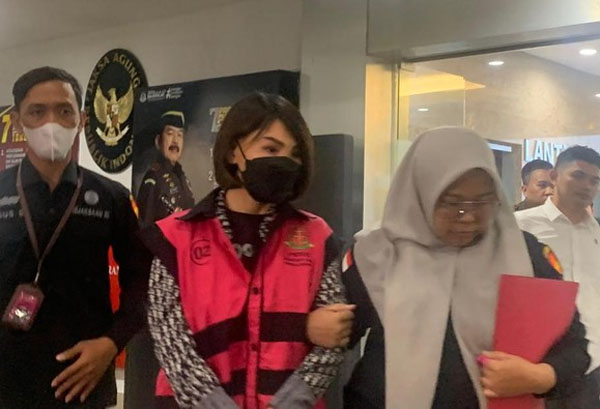 Kejagung Sita Rp10 Miliar Saat Geledah Kantor dan Rumah Helena Lim