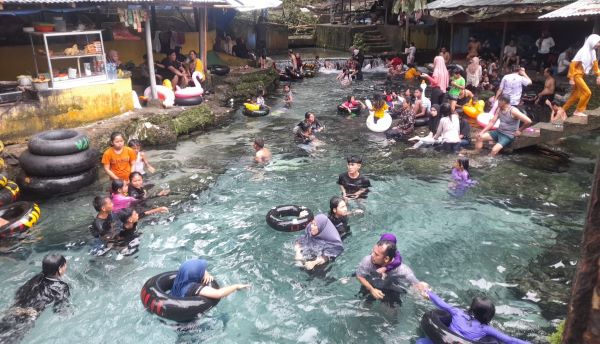 Libur Nataru, Wisata Pemandian Jadi Favorit Warga untuk Habiskan Waktu Libur Nataru, Wisata Pemandian Jadi Favorit Warga untuk Habiskan Waktu