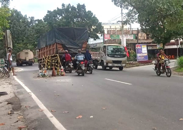 Lubang di Jalan Juanda Tebing Tinggi Ancam Keselamatan Pengendara