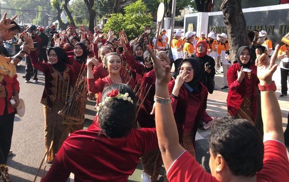Massa PDIP Long March ke KPU Daftar Pemilu 2024