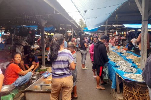 Mengintip Hingar Bingar Pasar Tradisional Tanah Jawa di Simalungun Mengintip Hingar Bingar Pasar Tradisional Tanah Jawa di Simalungun