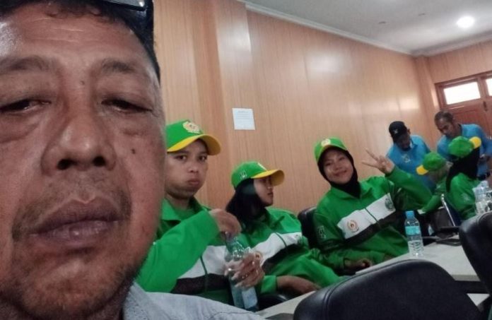 Orang Tua Ade, Atlet Pentaque Peraih Medali Pernah Gadaikan Motor Demi ...