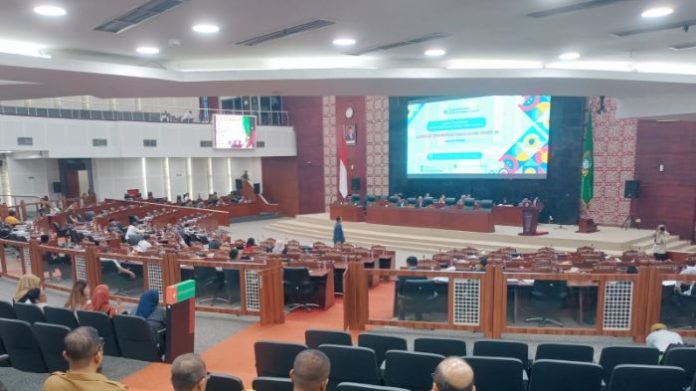Paripurna Kunker, Anggota DPRD Sumut Soroti Gaji Guru Hingga Sekolah ... Paripurna Kunker, Anggota DPRD Sumut Soroti Gaji Guru Hingga Sekolah ...