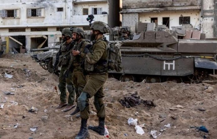 Pasukan Israel Kini Serang Tepi Barat dan Staf RS Ibnu Sina Diacungkan ...