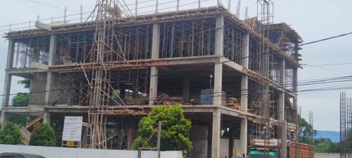 Pekerja Tak Gunakan APD, Biaya Proyek Gedung Milik Salah Satu Bank di ... Pekerja Tak Gunakan APD, Biaya Proyek Gedung Milik Salah Satu Bank di ...